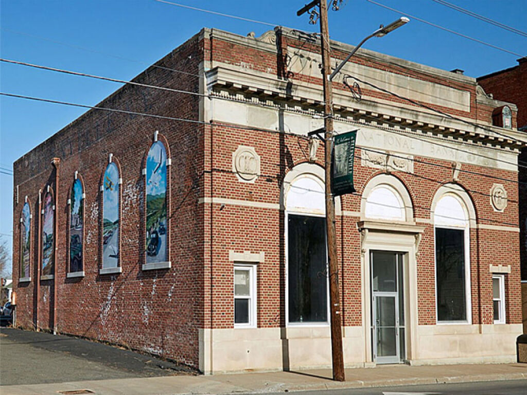 Borscht Belt Museum Explores World of Famous Cantors