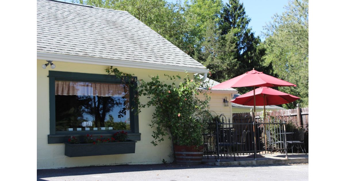 Lydia’s Café To Close