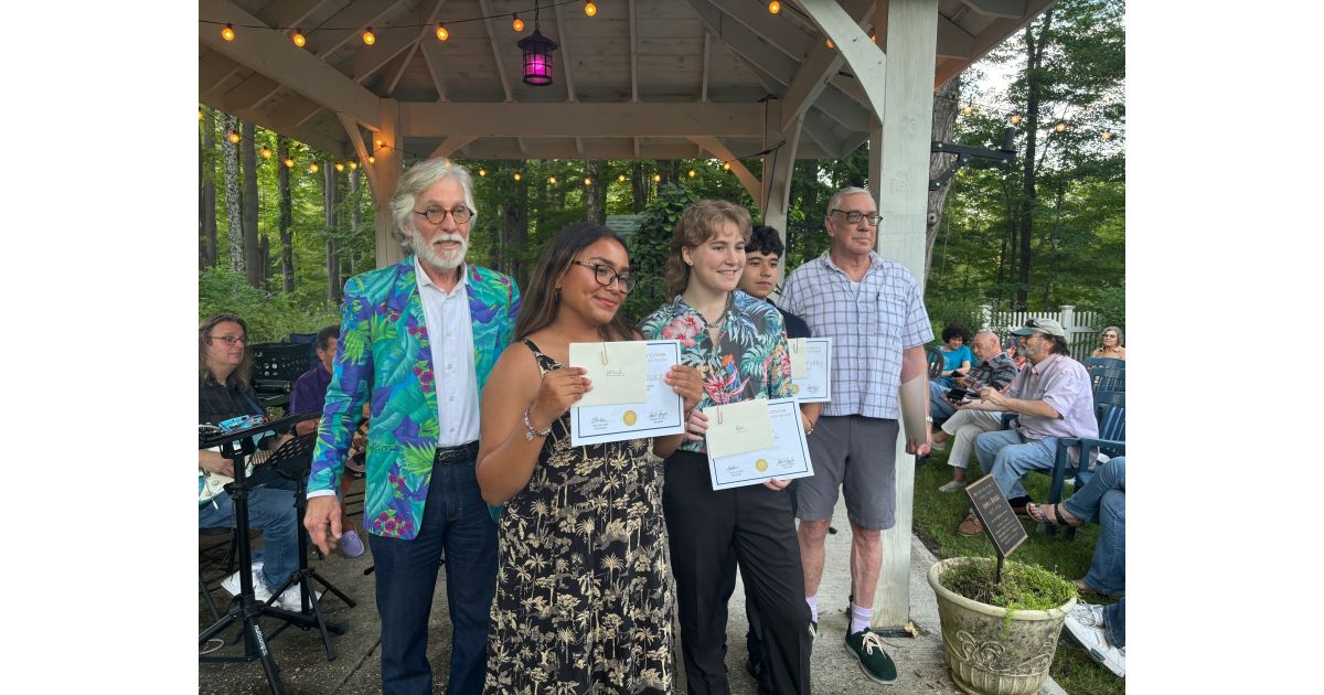 Community Honors High School Seniors for Civic Engagement