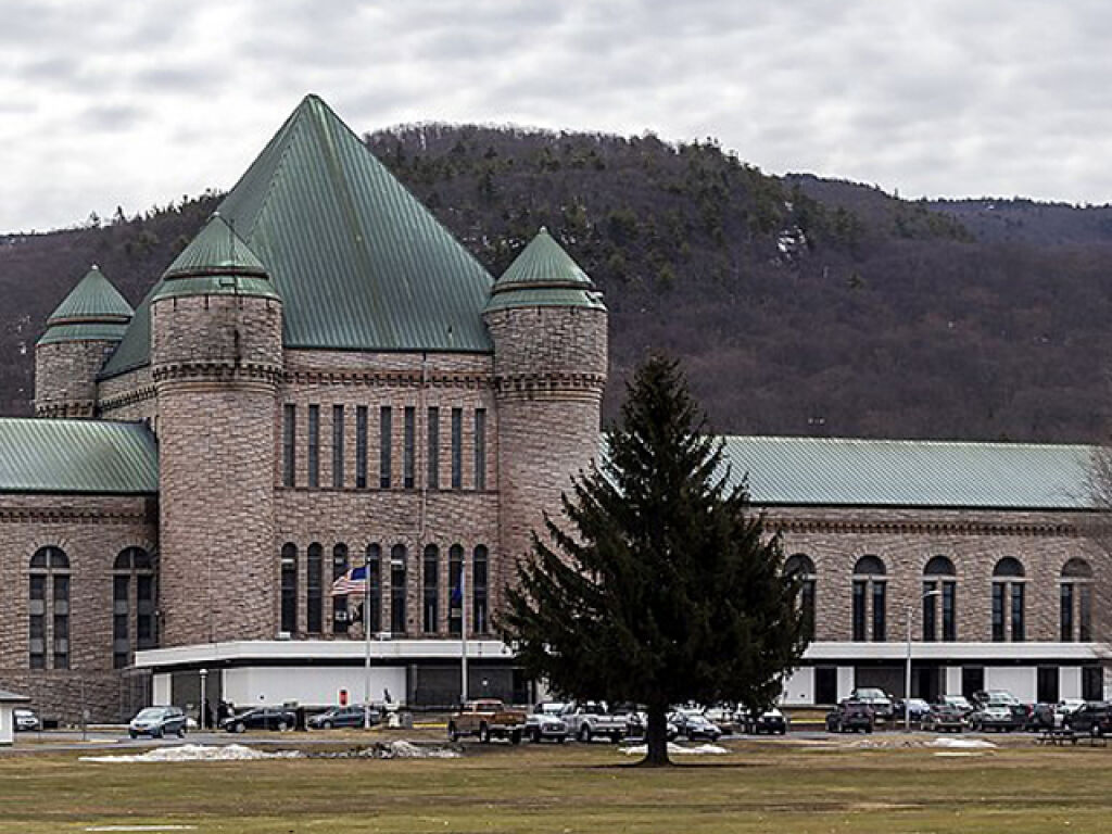 Unshowered and Hungry, Incarcerated People Wait Out Prison Guard Strike