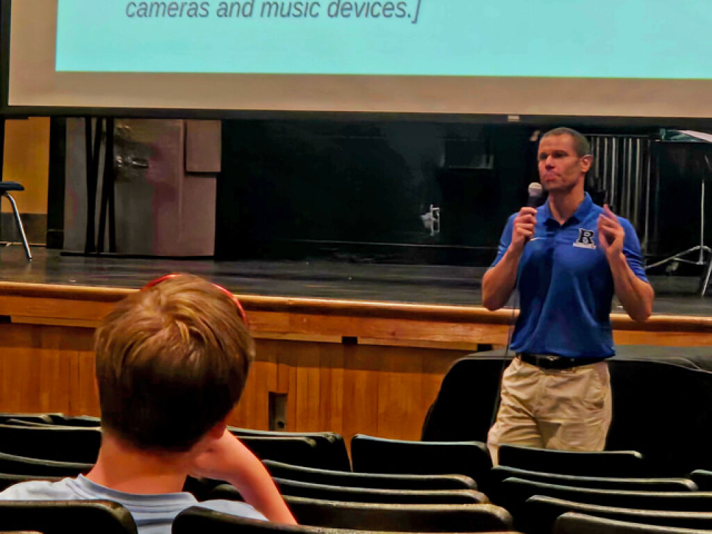 How Will Rondout Schools Enforce Their Electronic Devices Ban?