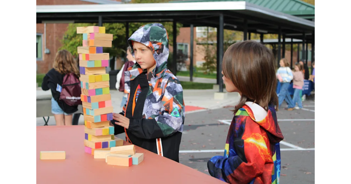 Rondout Valley Middle Comes Together for Fall Festival
