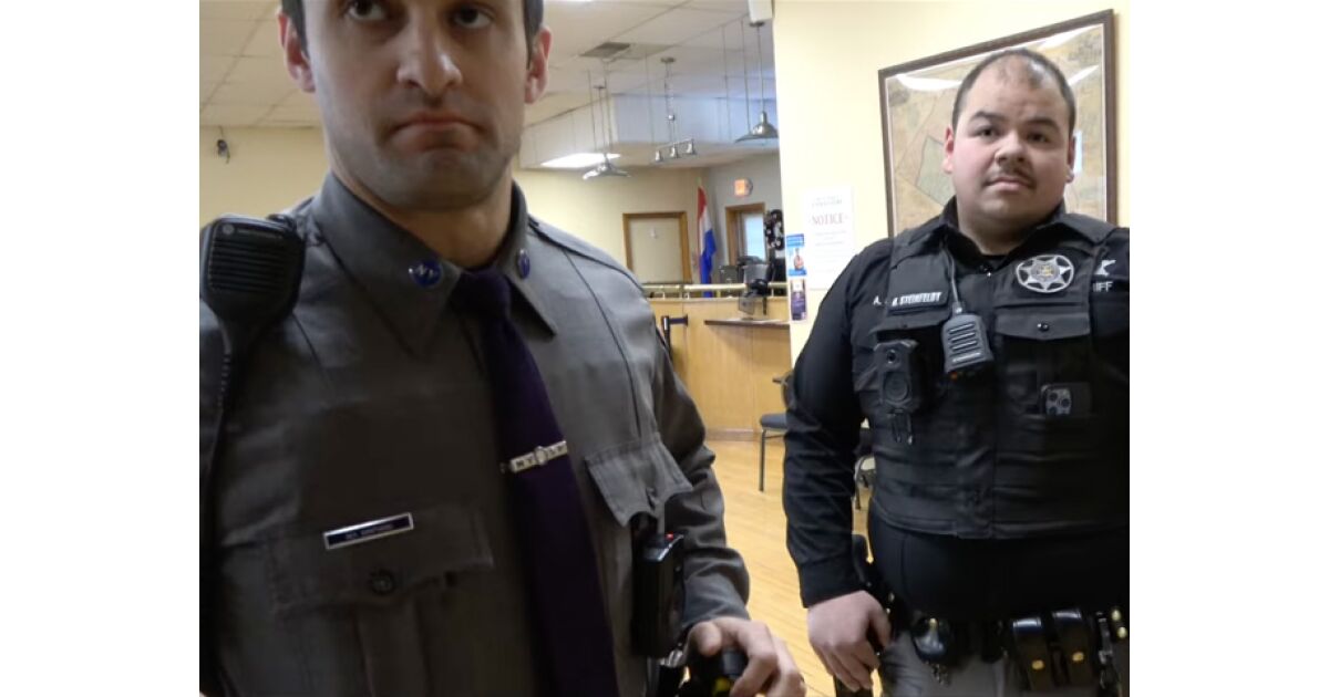 Cops Intervene When ‘First Amendment Auditor’ Confronts Hurley Officials